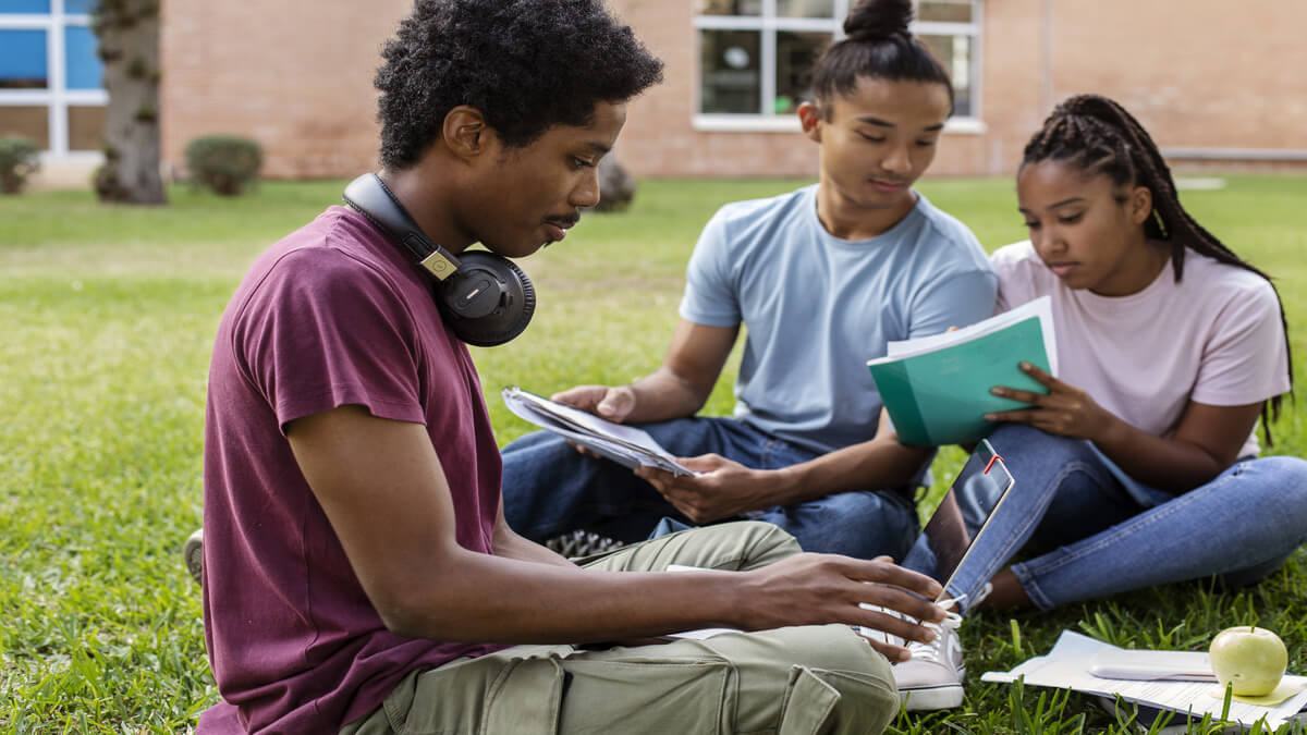 Shoprite Bursary Programme for the 2024/2025 Academic Year - REMMOGO ONLINE